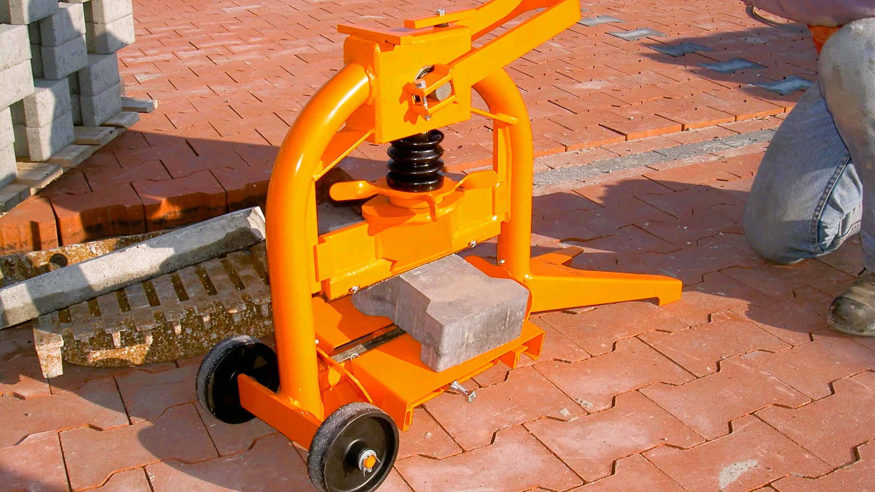 How to cut travertine pavers: Tips and techniques | JS Brick Pavers